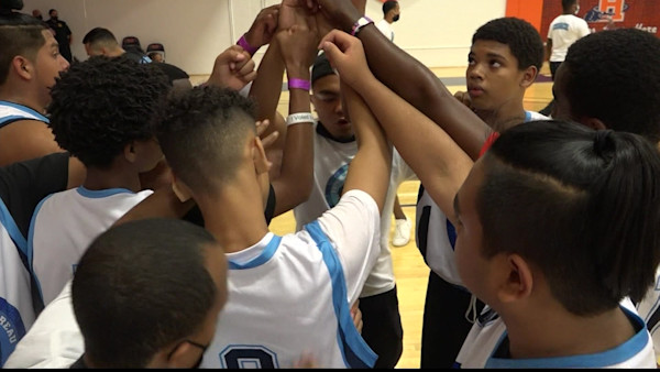 Blue Chips program brings NYPD officers and neighborhood kids together