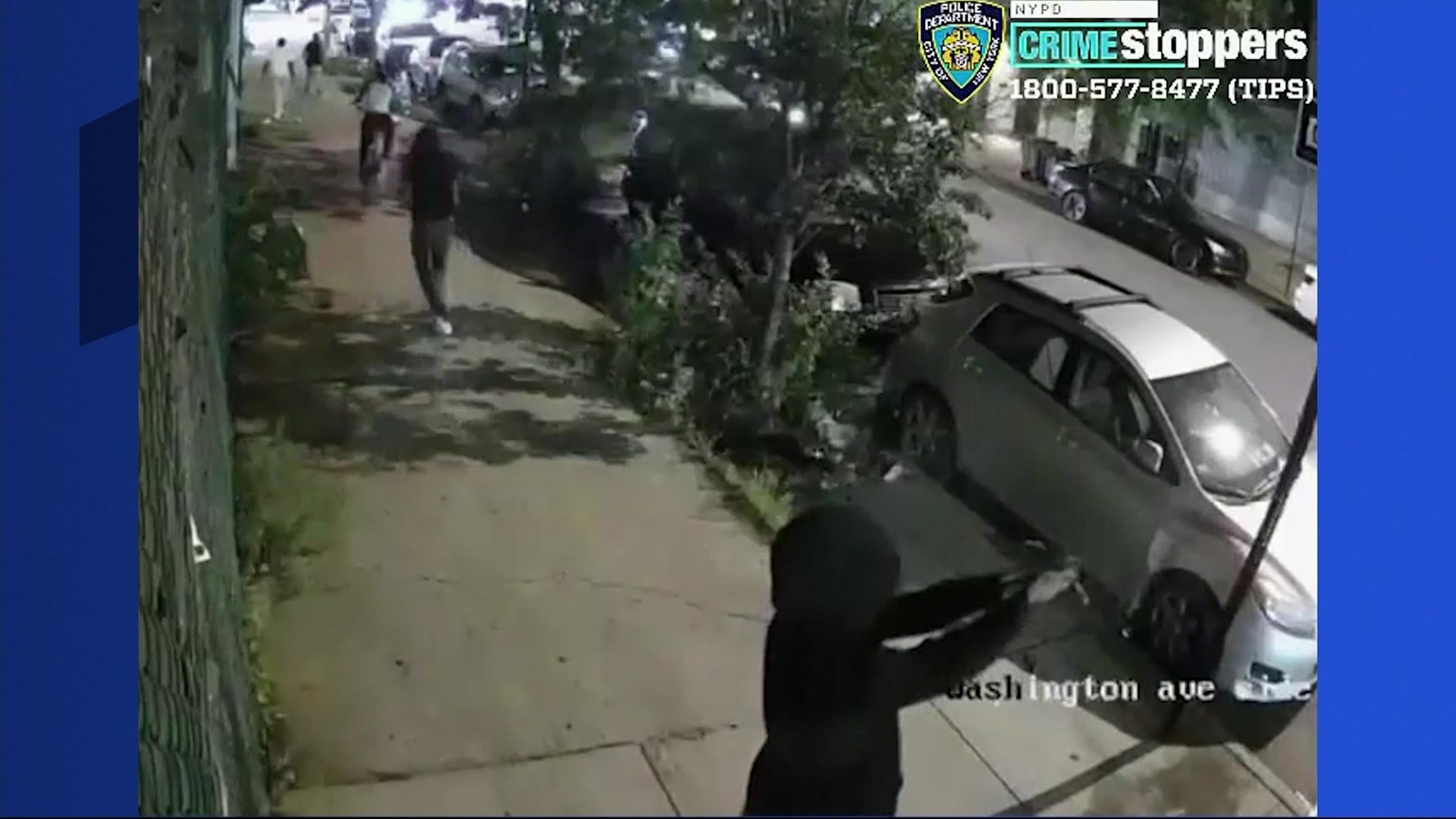 CAUGHT ON VIDEO: NYPD searches for suspects in Bronx street shooting