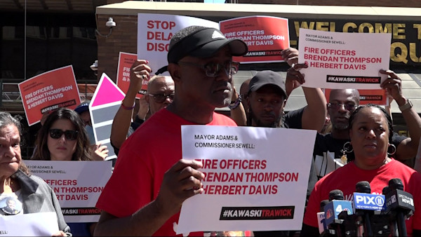 Family, elected officials urge NYPD to discipline officers who fatally ...