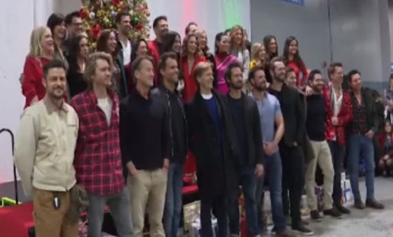 Hallmark movie stars return to the NJ Expo Center for the 3rd Christmas Con