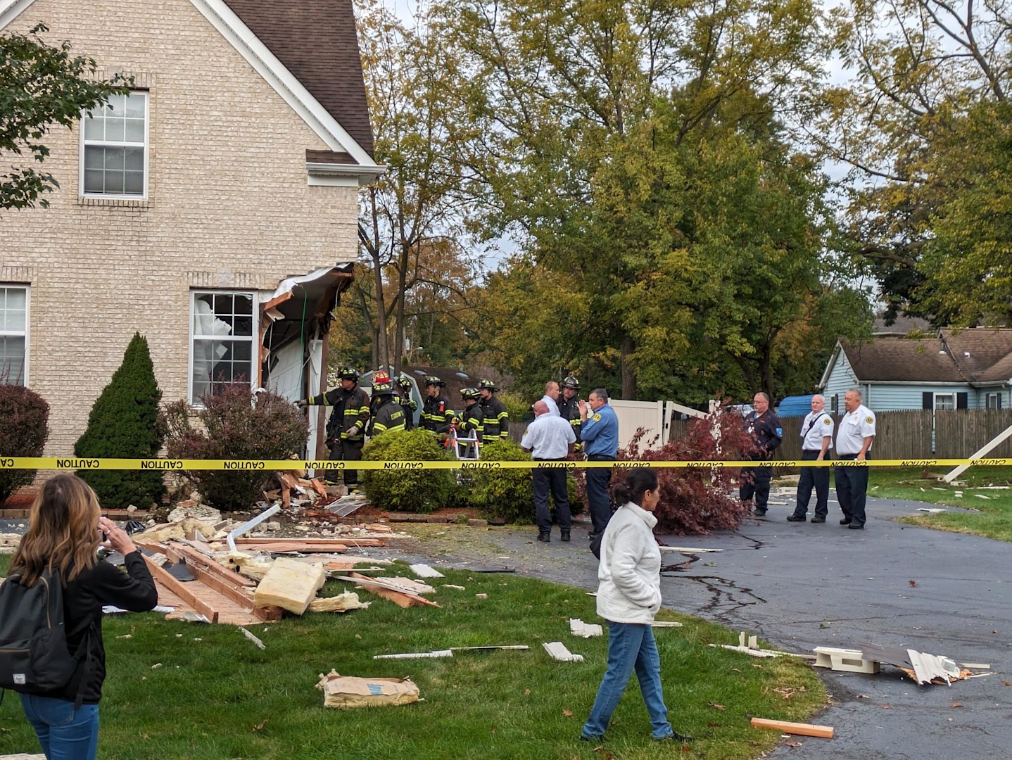 Police: Brake failure caused school bus to crash into Edison home; 2 ...