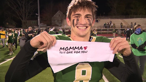 High school quarterback scores 8 touchdowns one day after his mother ...