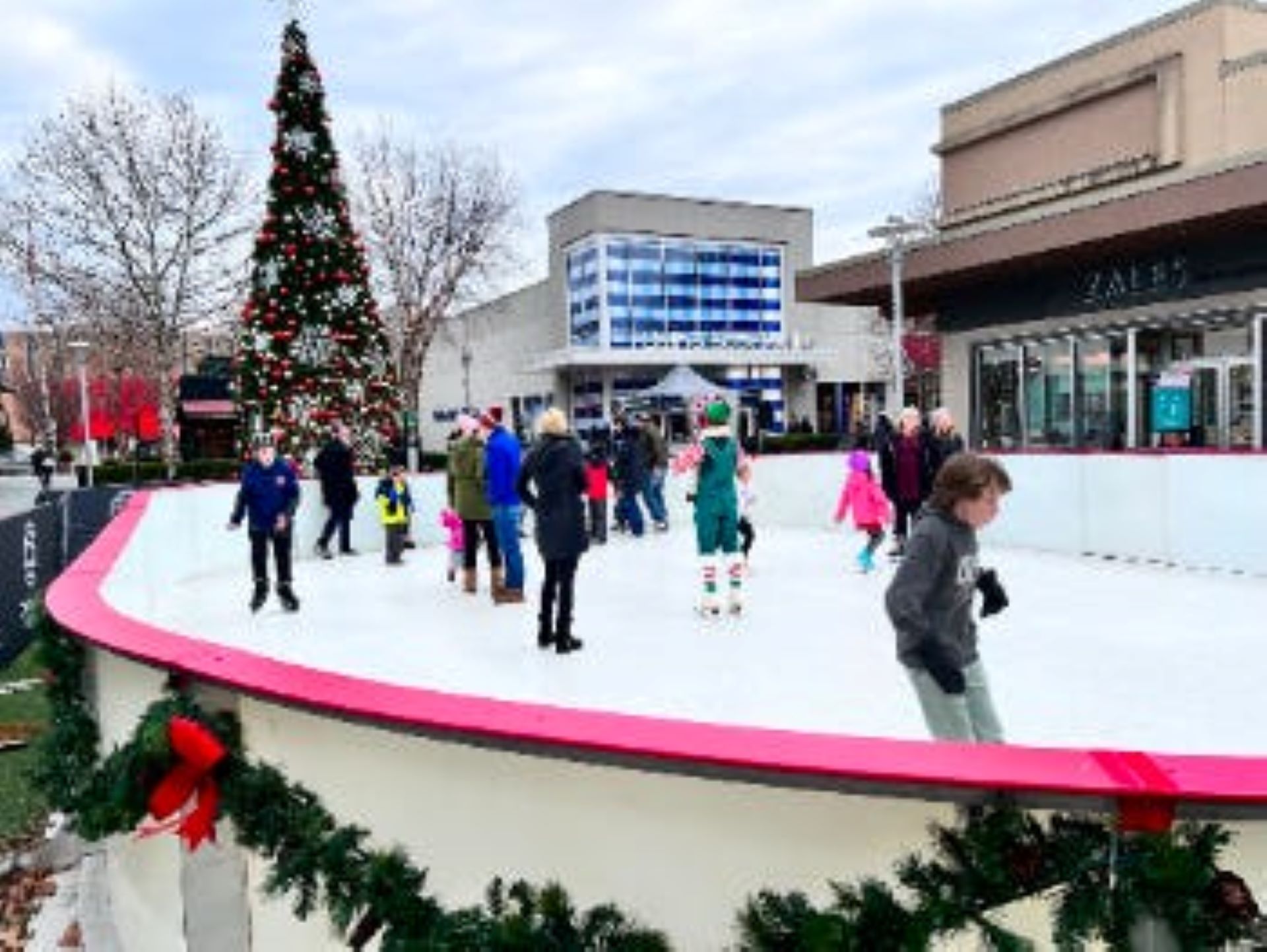 Pop-up ice skating rink to open next weekend in Westchester