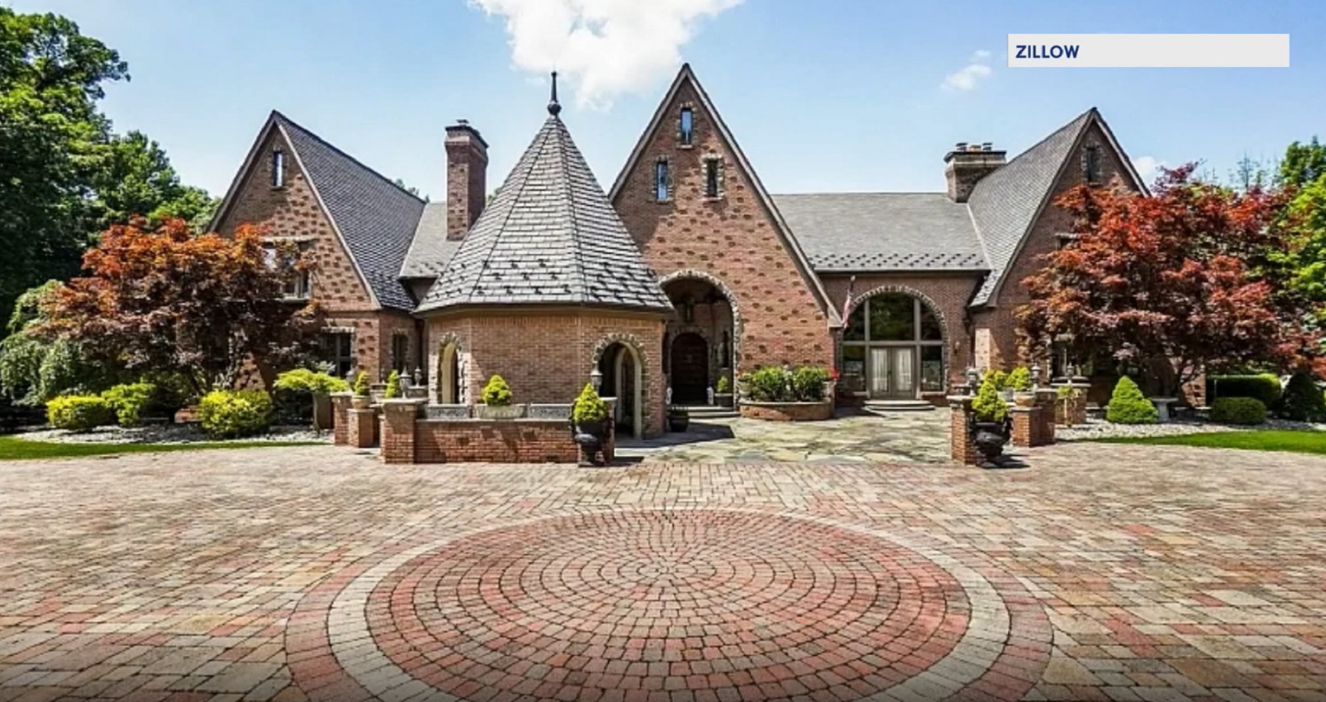 Want to live in a House Of The Dragon-style castle? Check out this ...