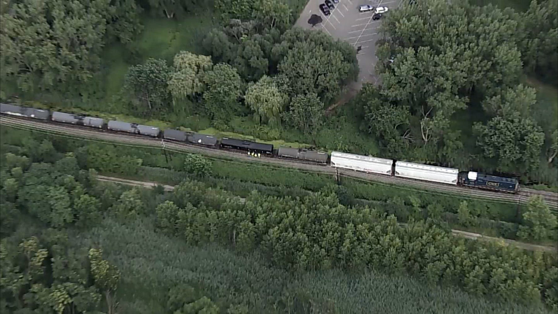 Officials: CSX freight train derails in Leonia