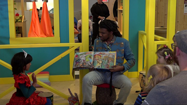 Bronx artist shows off creativity with new exhibit at Children’s Museum