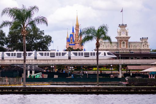 Discover the magic of Disney World with virtual tours of its 4 theme parks