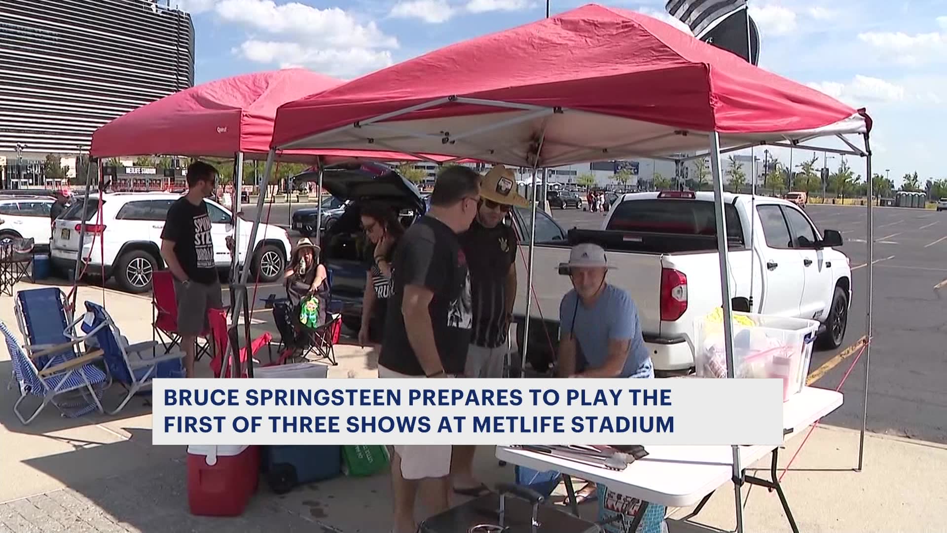 Springsteen fans arrive at MetLife Stadium early to tailgate ahead of ...