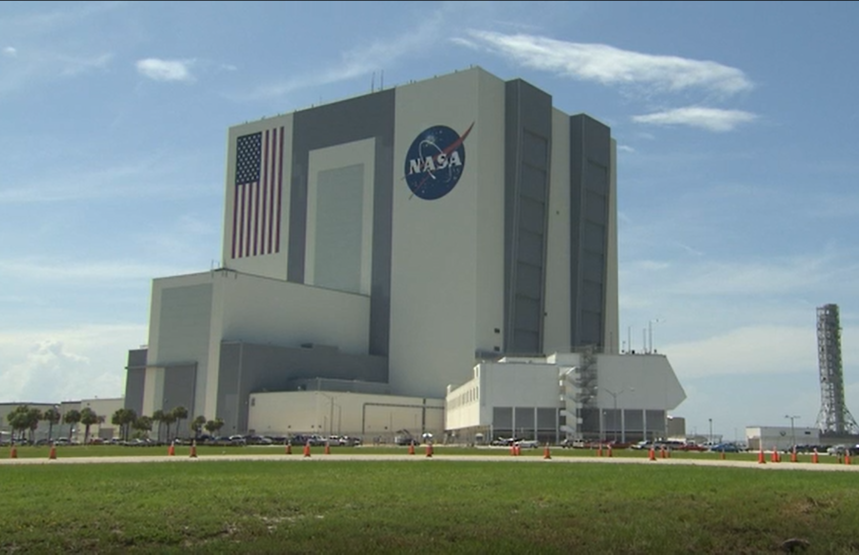 WHAT’S HOT: NASA wants to send nude drawings into space