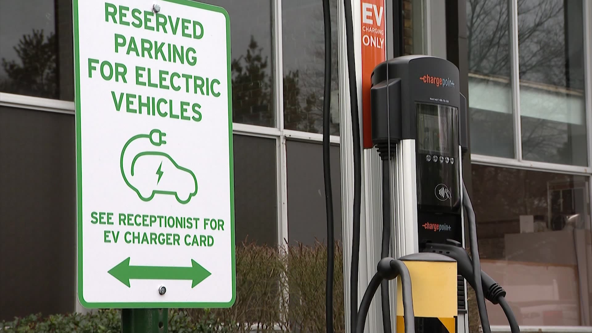 Town of Oyster Bay to install 22 electric vehicle charging ports