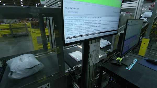 USPS processing facility in Bethpage gets new machine to process ...