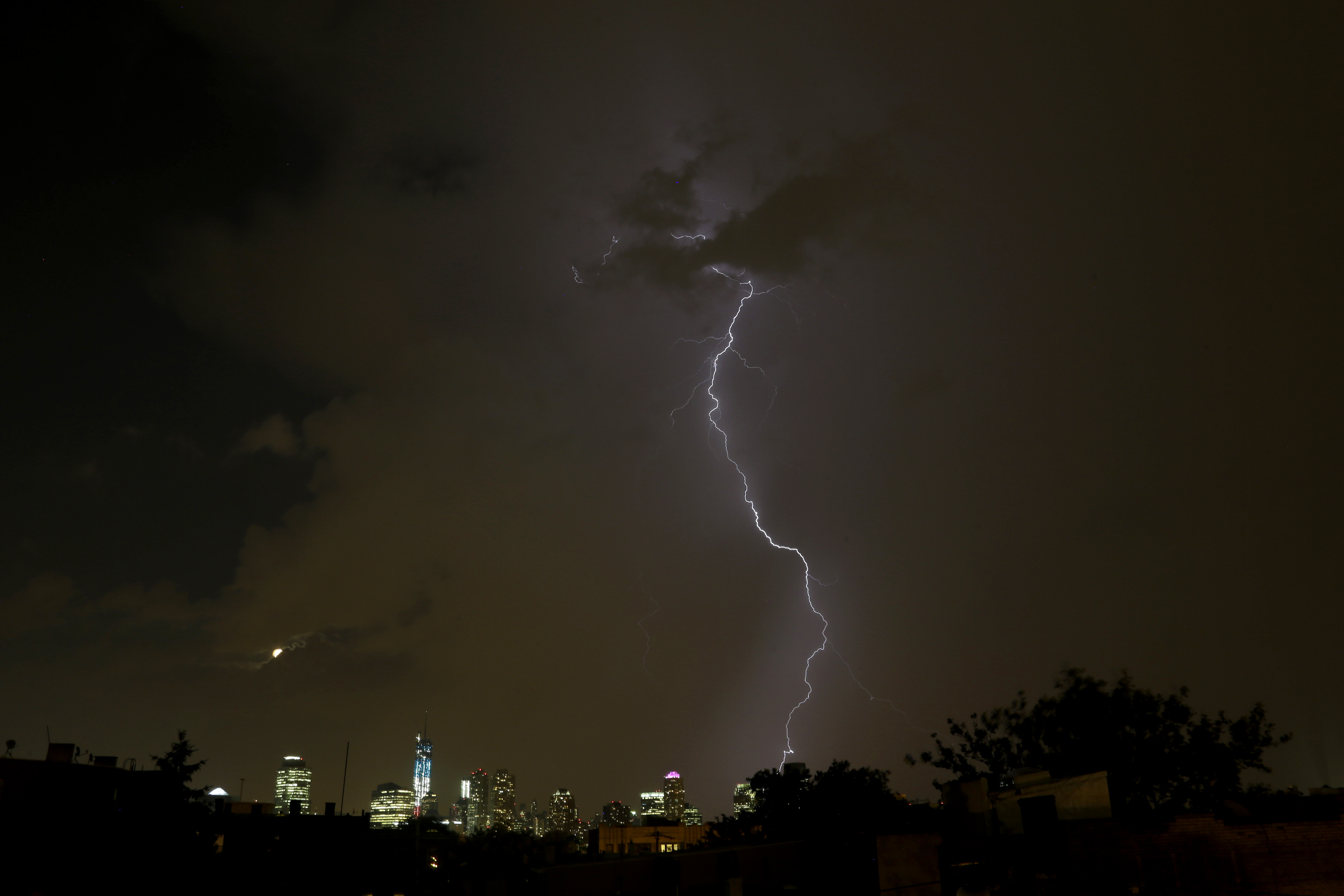 Do you know what to do when lightning strikes? Here are 19 tips to help ...