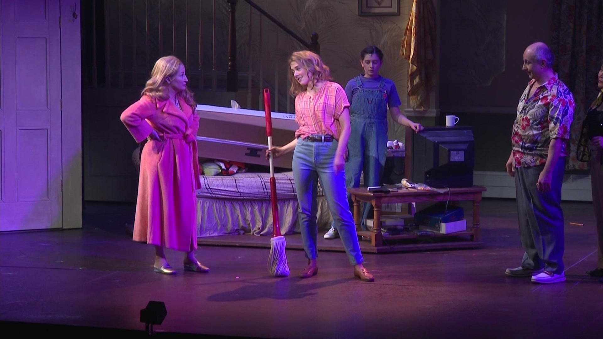 Musical 'Joy' features story of miracle mop inventor