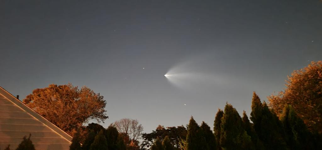 Space X Falcon 9 rocket's vapor trail seen over New Jersey skies