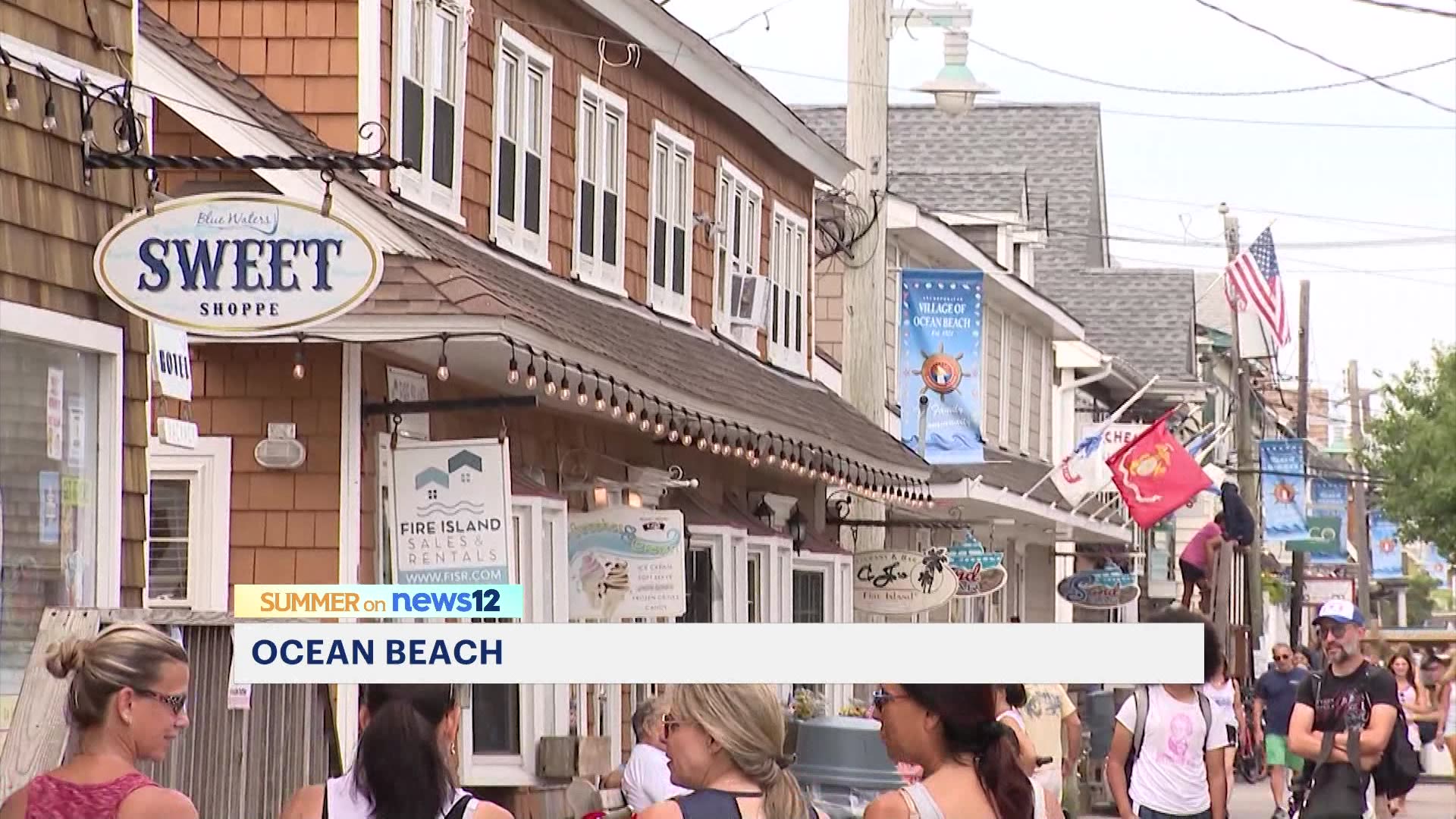 Take a day trip to visit restaurants and shops on Ocean Beach