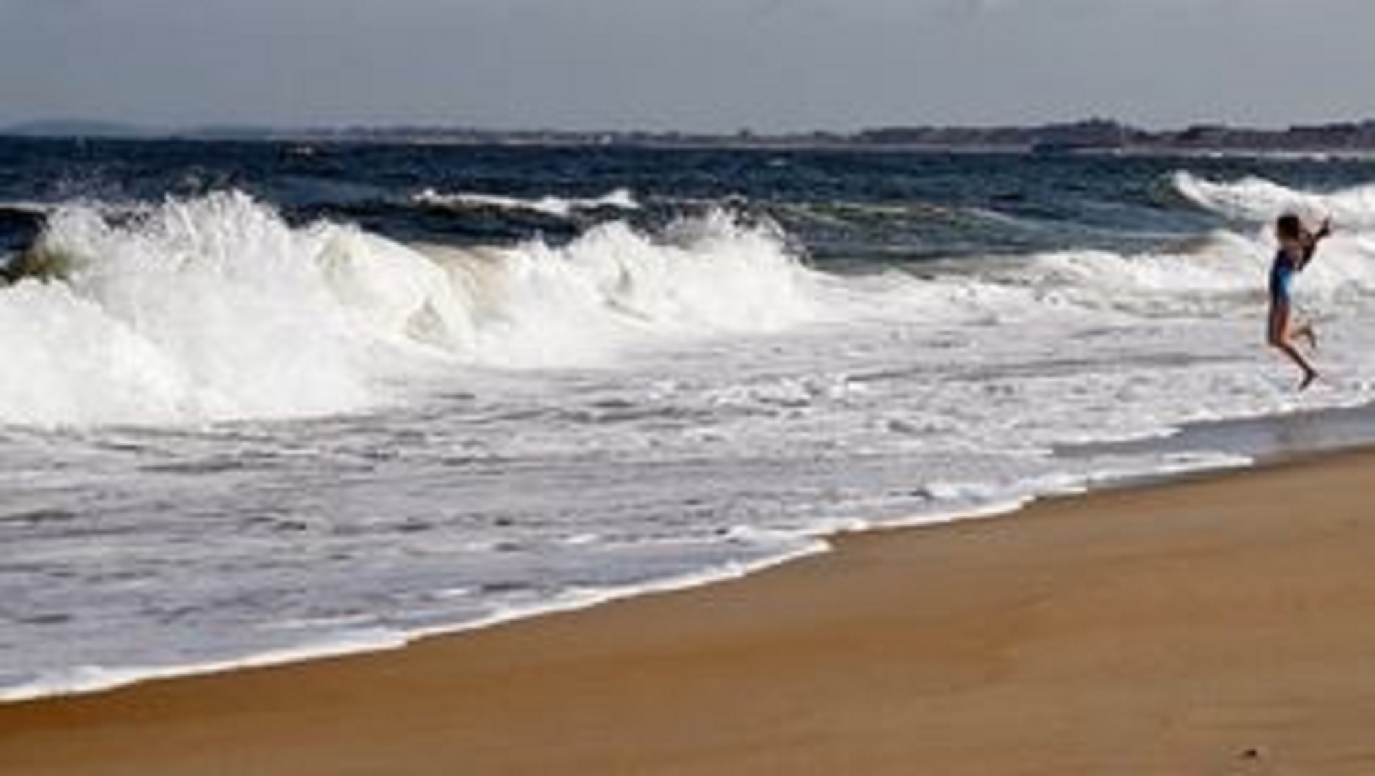 High rip current risk in effect for parts of Long Island amid heat advisory