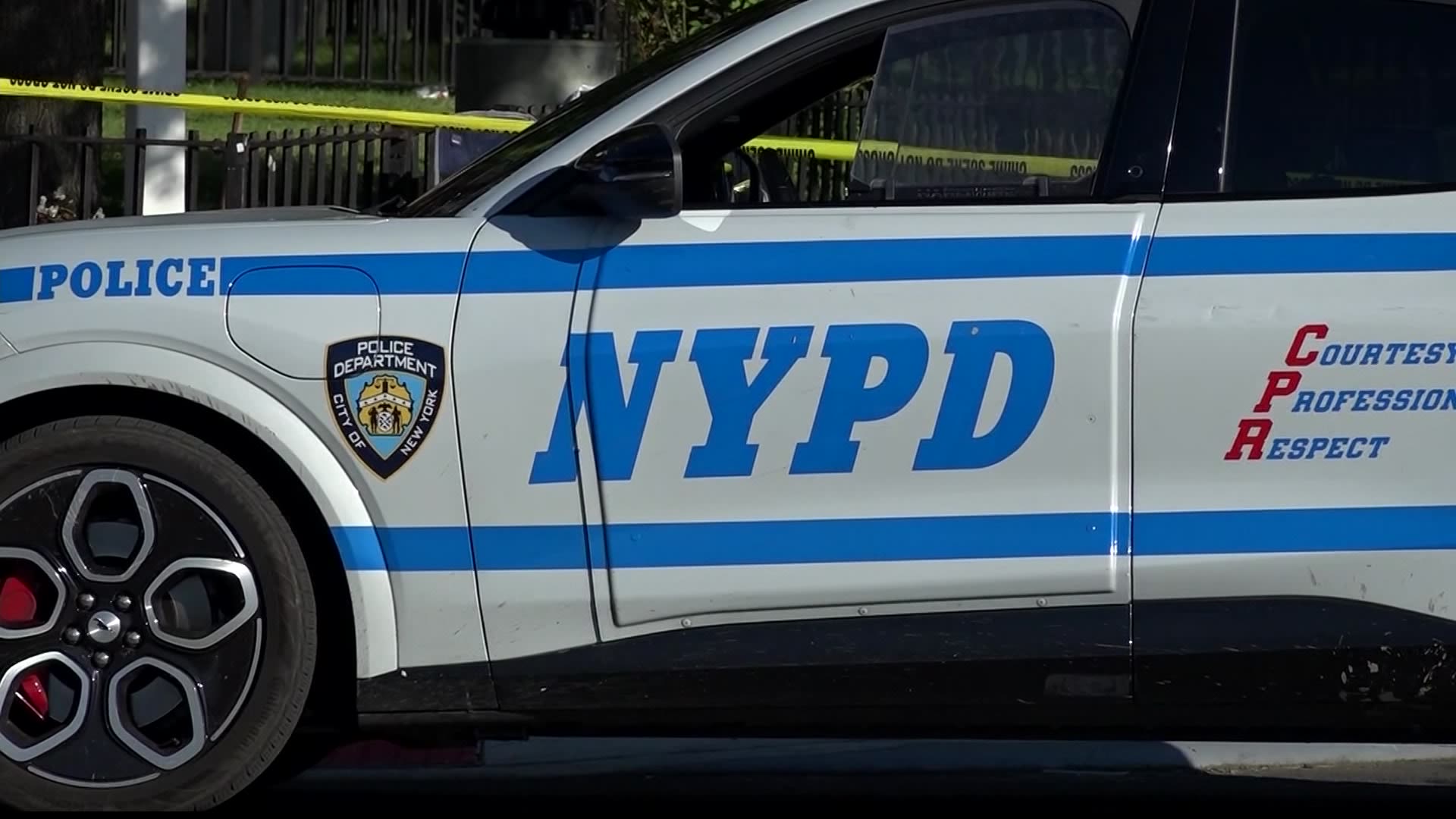 Nypd Coney Island Shooting Leaves 1 In Critical Condition