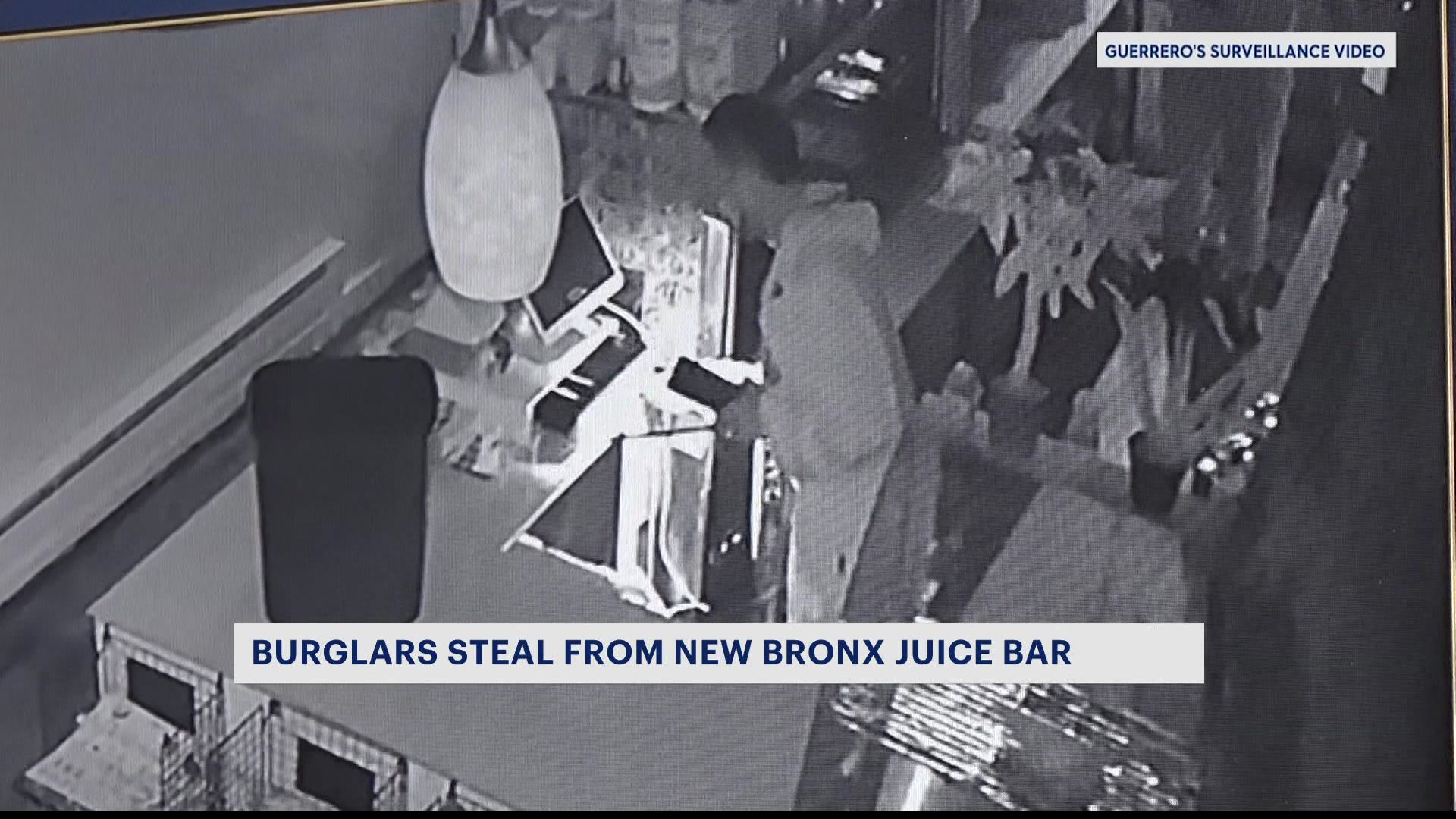 Caught on video: Burglars ransack Throgs Neck juice bar