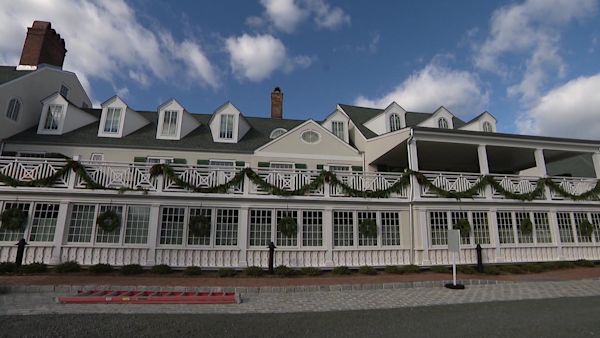 East End: Canoe Place Inn & Cottages in Hampton Bays