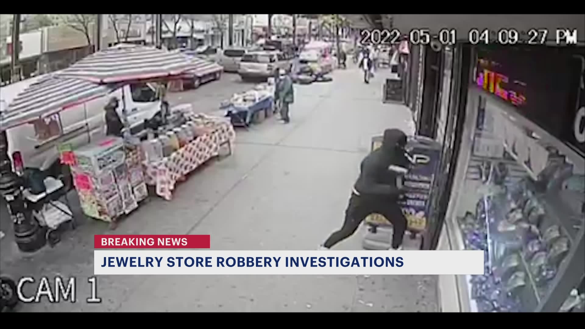 Caught on video: Smash-and-grab thieves use sledgehammer to rob Bronx ...