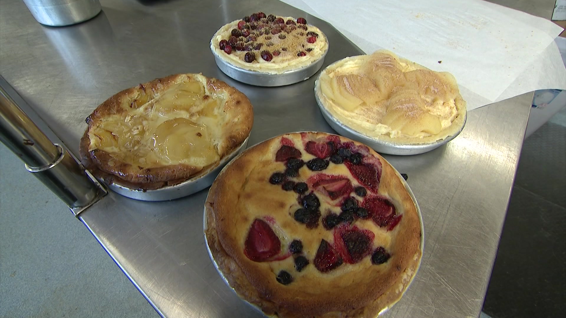 East End Full Show: Blue Duck Bakery Cafe, Manna at Lobster Inn, Finks ...