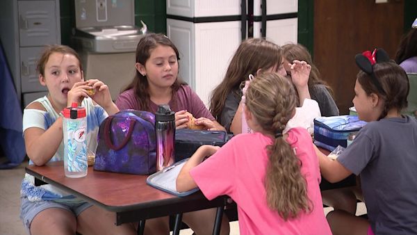 17-year-old counselor uses Heimlich maneuver to save 10-year-old camper