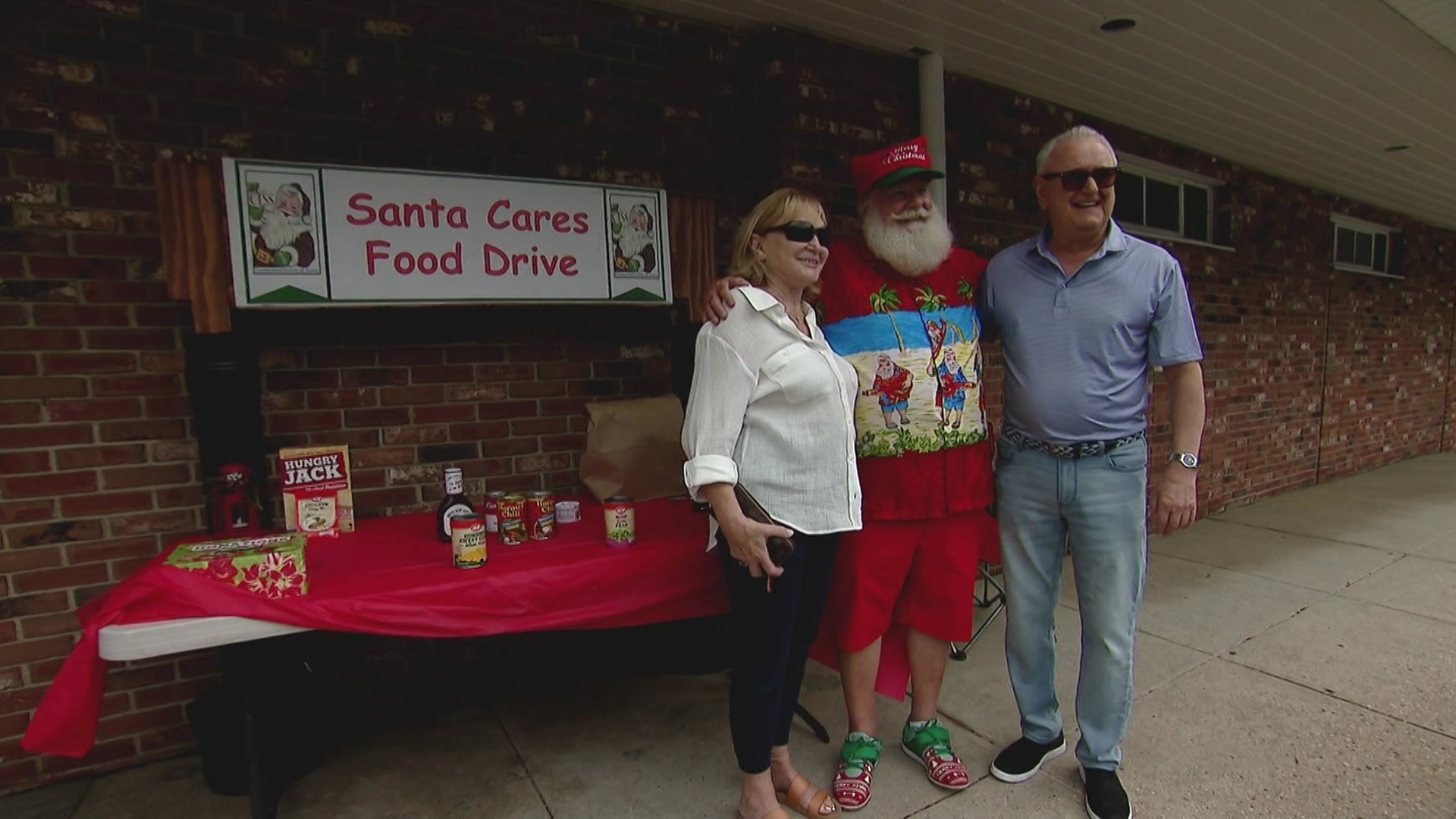 Santa Claus helps Norwalk food pantries celebrate 'Christmas in July'