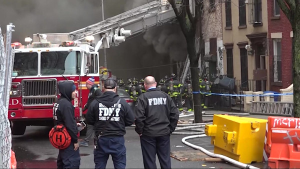 FDNY: 5 firefighters injured in large Williamsburg fire