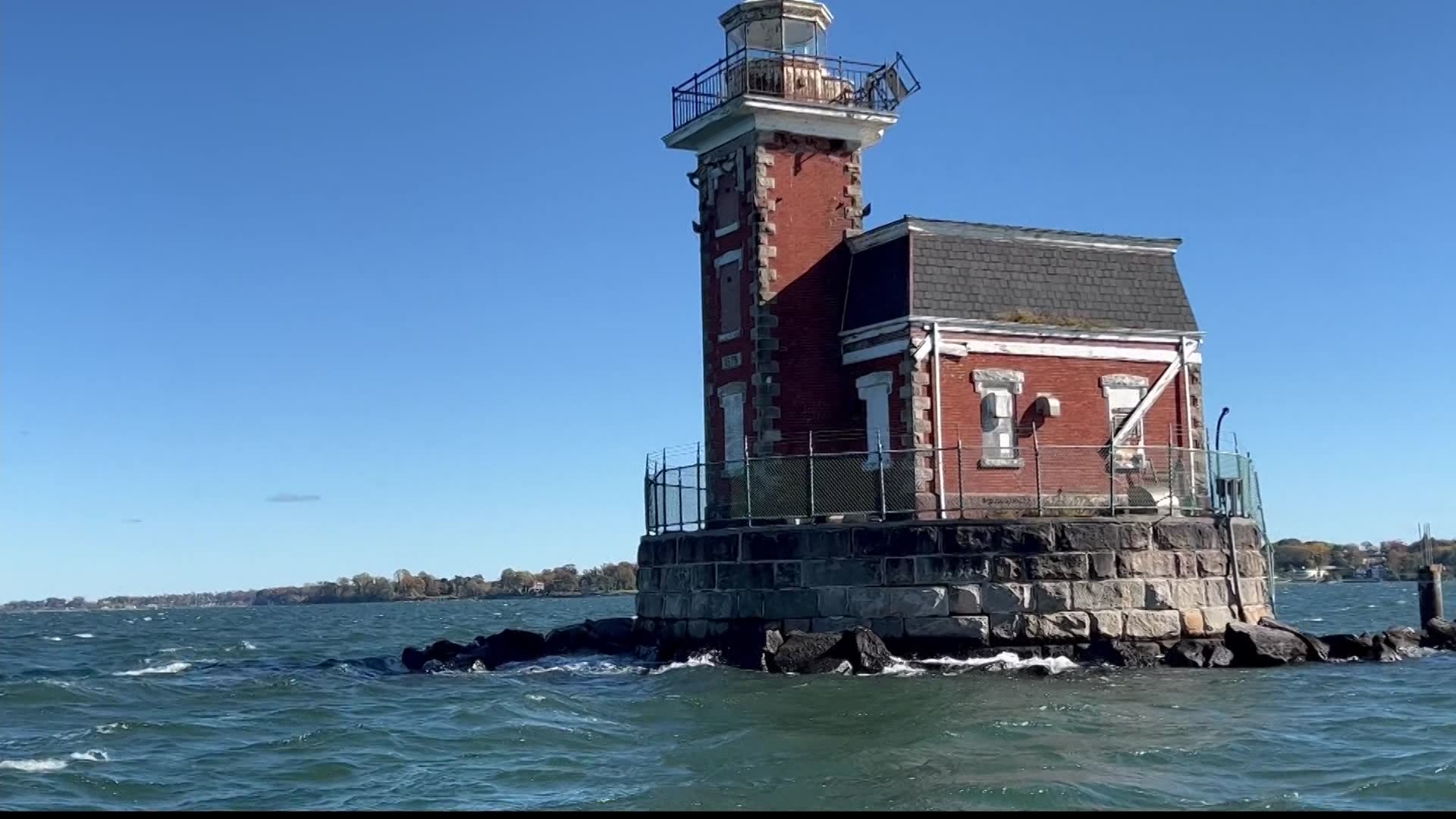 Preservationists warn lighthouse off Kings Point in danger of ...