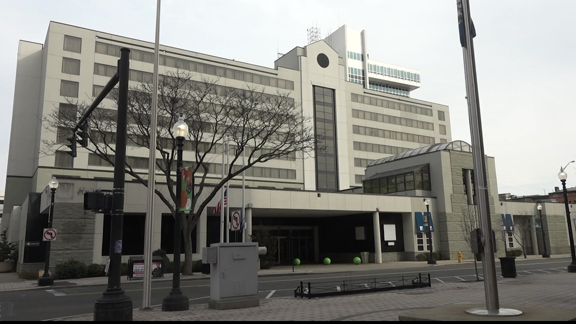 Bridgeport's former Holiday Inn to be turned into luxury apartments