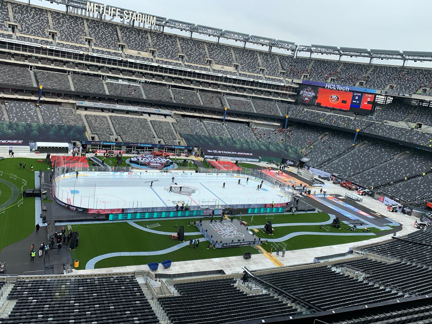 Fun fan experiences galore ahead of Isles/Rangers Stadium Series showdown