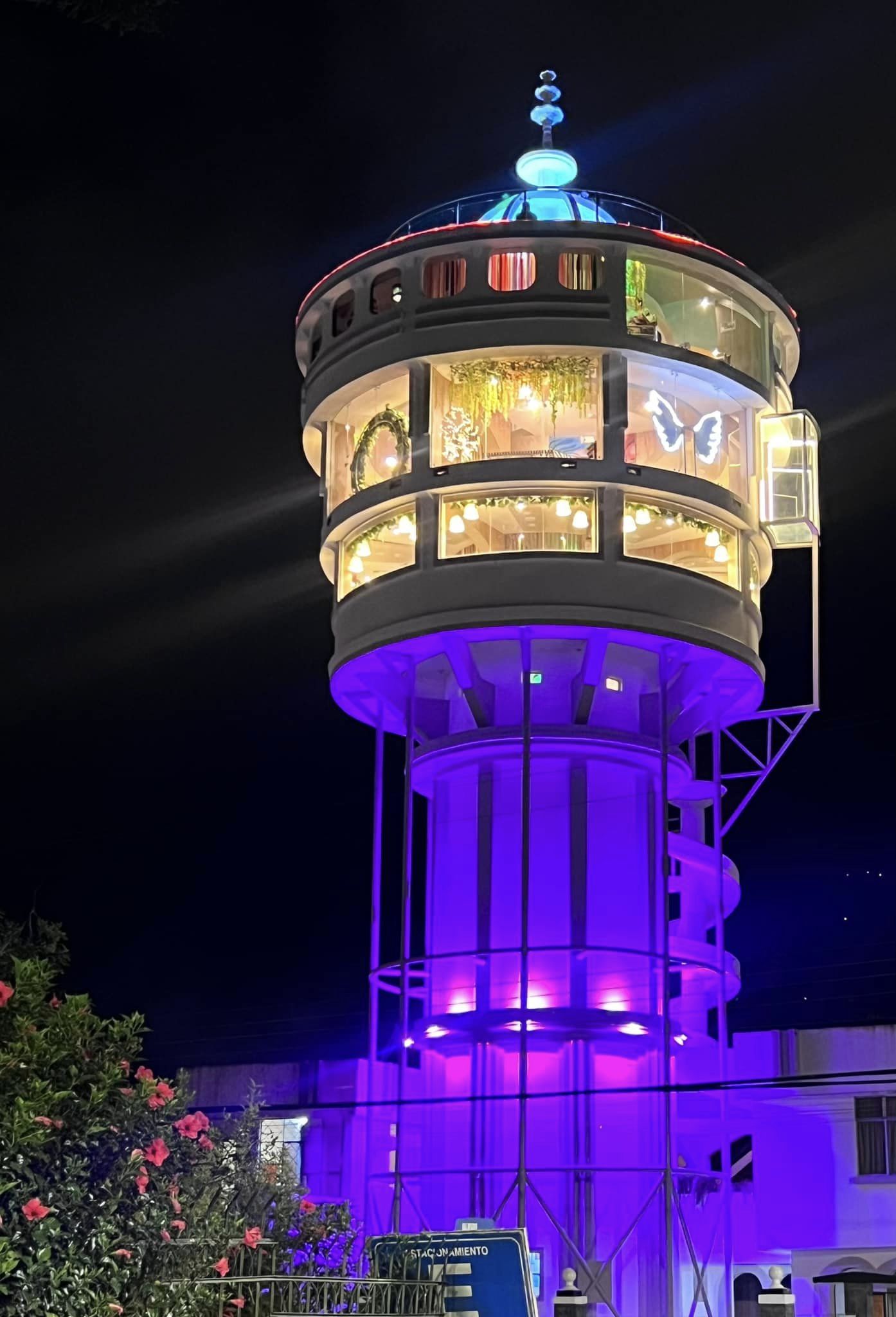 Comprar entradas | Torre de cristal | Baños | Ecuador