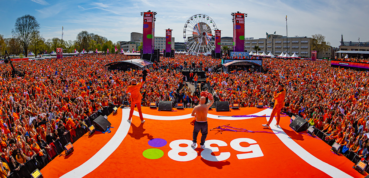 Shirt Uit En Zwaaien Met Jelte En Het Feestteam Radio 538