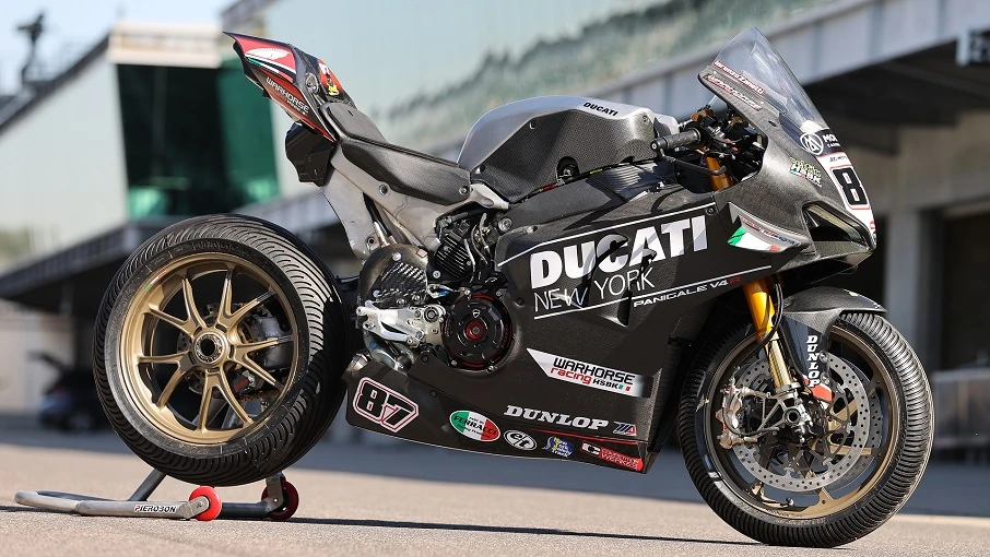 The most famous racing venue in the United States welcomes back Kyle ...