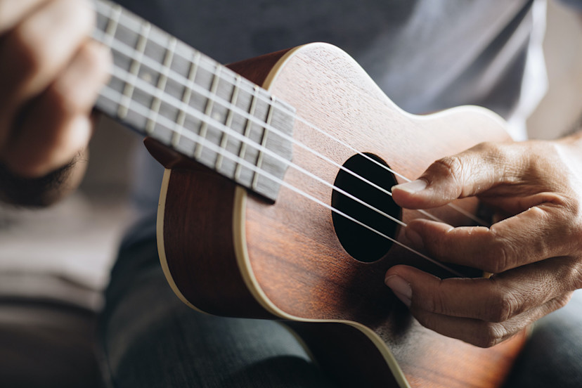 How to Play Ukulele: A Simple Ukulele Guide for Beginners - 2025 ...