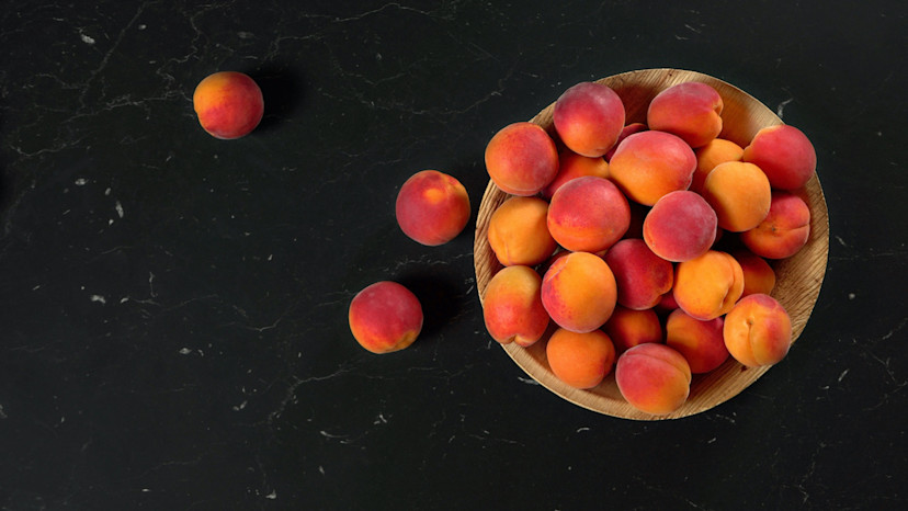 Apricot vs. Peach: Differences Between Apricots and Peaches - 2025 ...
