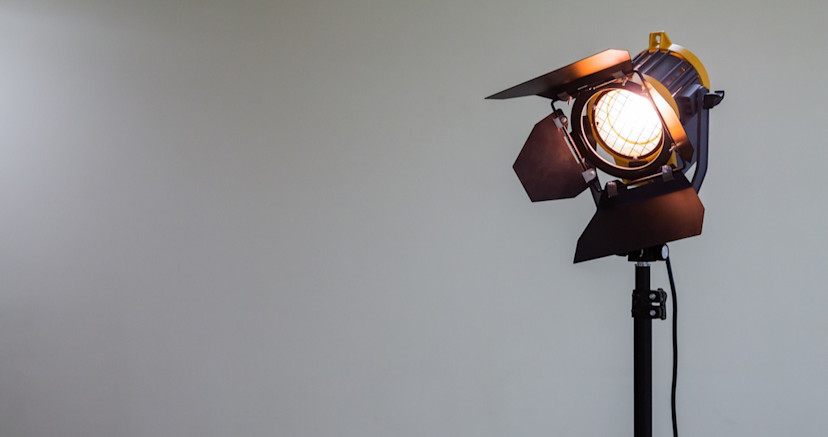 What Is a Fill Light? Learn About 7 Types of Fill Lights and the Best ...