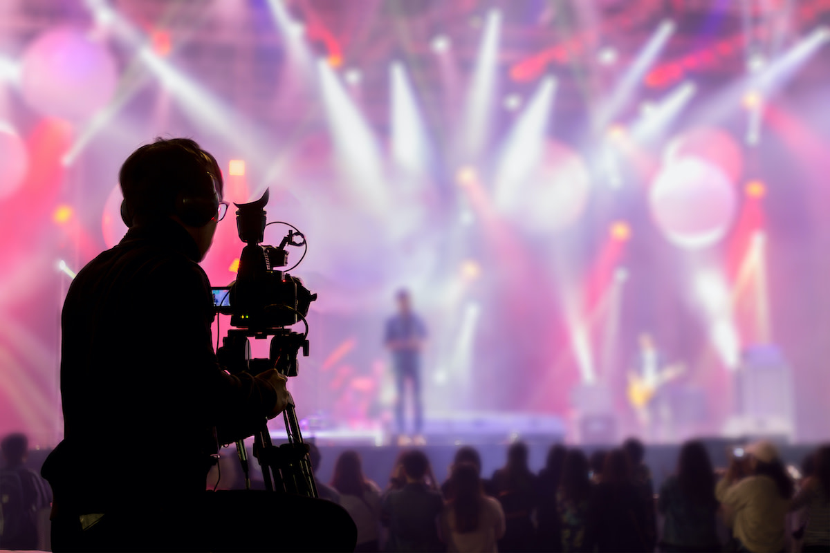 How to Make a Music Video: 4 Music Video Production Tips - 2022 ...