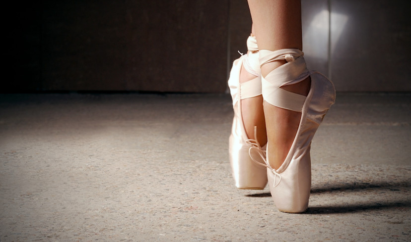 How to Break in Pointe Shoes: Guide to Fitting Pointe Shoes - 2026 ...