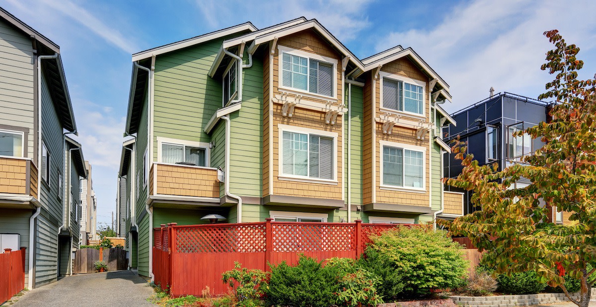 Guide to Fourplexes: The Pros and Cons of Owning a Fourplex - 2022 ...