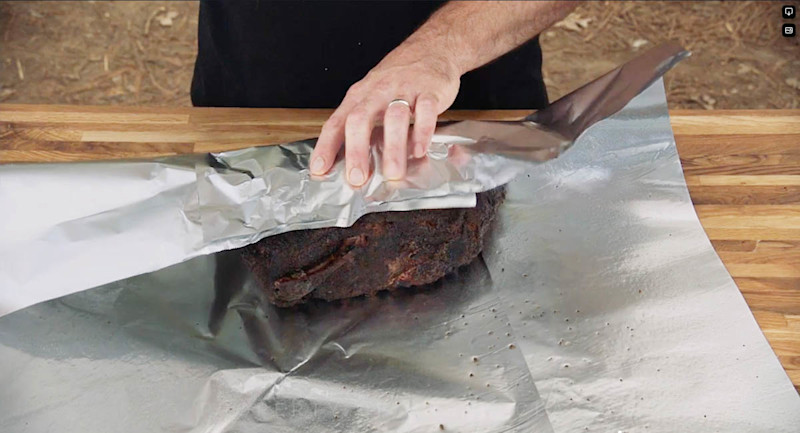 How to Wrap a Smoked Pork Butt With Pitmaster Aaron Franklin - 2019 ...