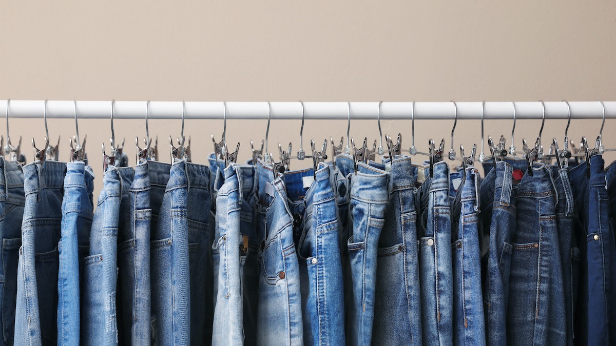 Guide to Jean Styles: 8 Types of Jeans and How They Fit - 2022 ...