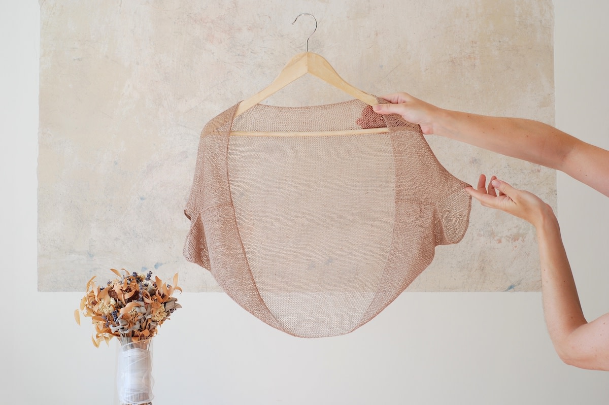 How to Wear a Bolero Jacket: 4 Ways to Style Boleros - 2022 - MasterClass