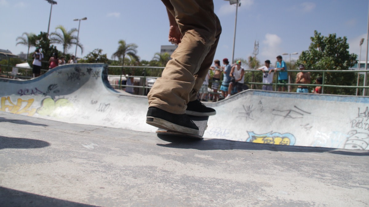How to Do a Frontside Tailslide on a Skateboard - 2022 - MasterClass