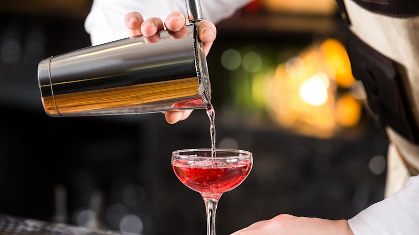 8 Bartending Techniques for Making Perfect Cocktails - 2025 - MasterClass
