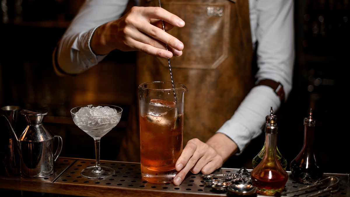 How to Properly Stir a Cocktail - 2022 - MasterClass