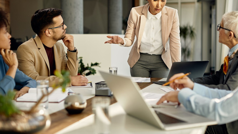 CEO vs. CFO: What’s the Difference Between a CEO and CFO? - 2025 ...