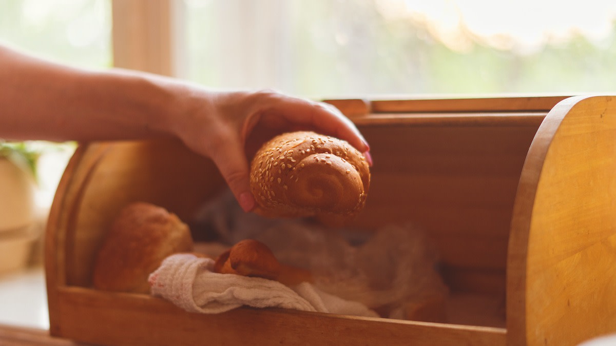 How to Store Homemade Bread: 4 Ways to Keep Bread Fresh - 2022 ...