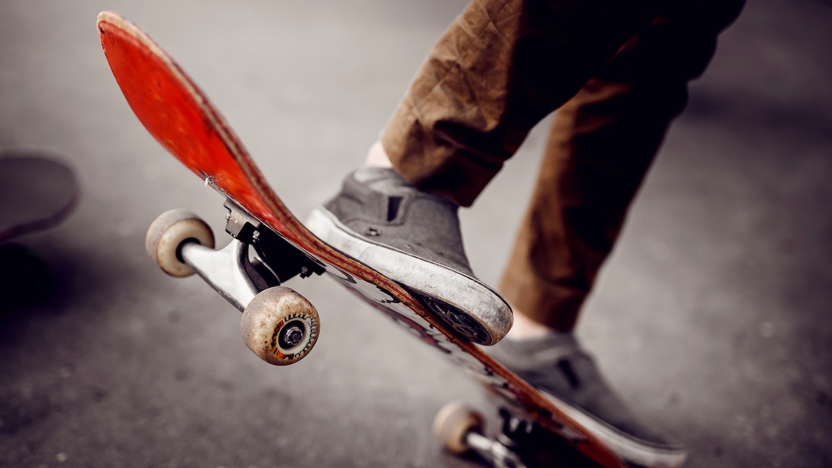 Skateboarding Guide: 12 Skateboard Tricks for Beginners - 2022 ...