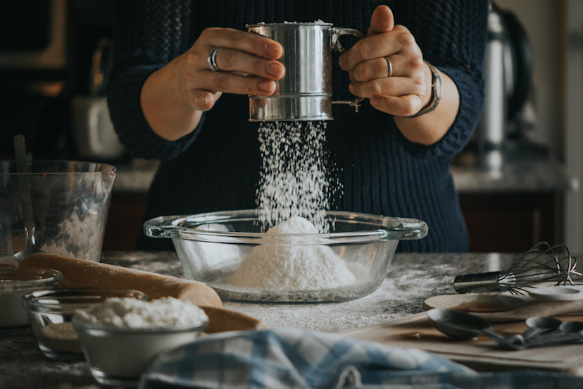 How to Sift Flour: Step-by-Step Guide With Sifting Tips - 2025 ...